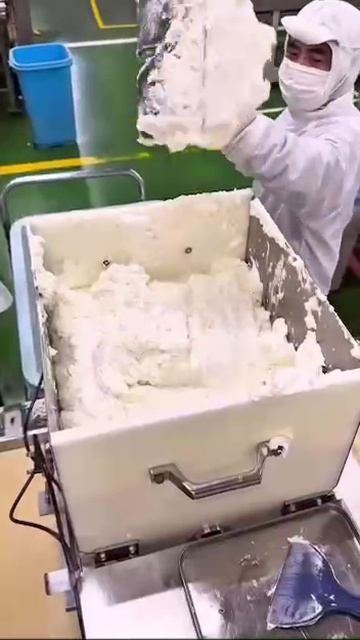 Производство вафель 👀 — смотреть короткие видео (Shorts) в хорошем качестве и бесплатно на ...