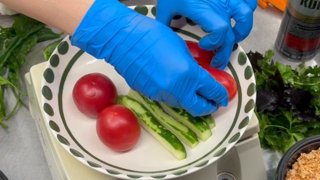 Свежие овощи и зелень