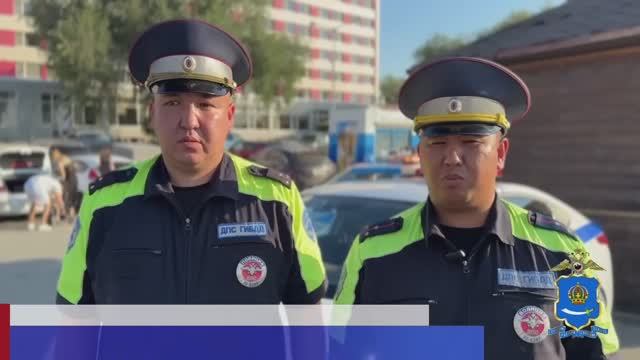Автоинспекторы Астрахани оказали помощь водителю, получившему во время поездки тепловой удар
