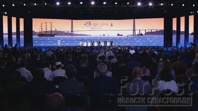 Россия никому не вставляет палки в колеса - Путин