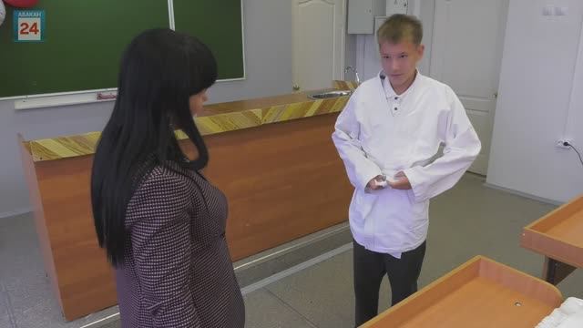 Кимоно в подарок абаканскому школьнику: акция добра «Абакан идет в школу» раздаёт финальные презенты