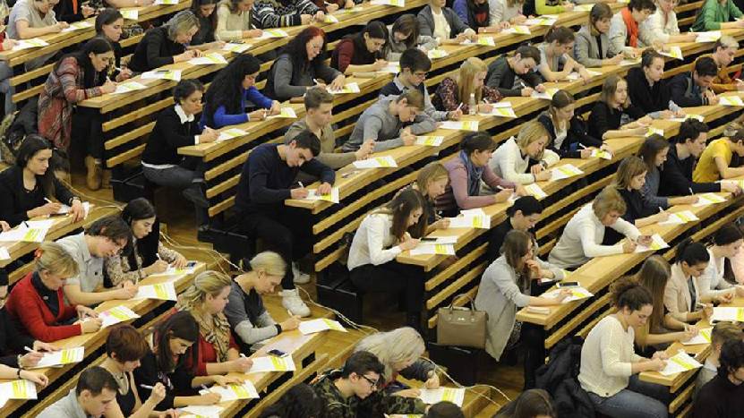 Правительство РФ разработало правила по ограничению платных мест в вузах