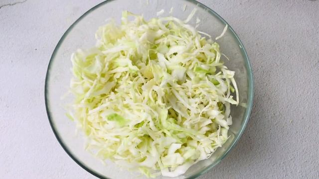 Салат с капустой, кукурузой и сухариками. Рецепт.