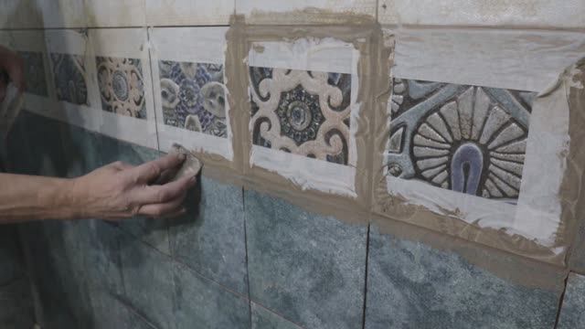 Как и чем затирать ФАКТУРНУЮ плитку своими руками, часть 4.