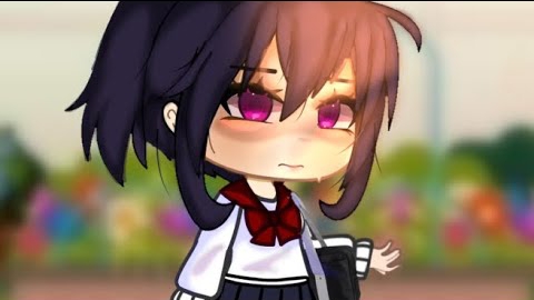Kaya chan: How do I look in a public place and at home: