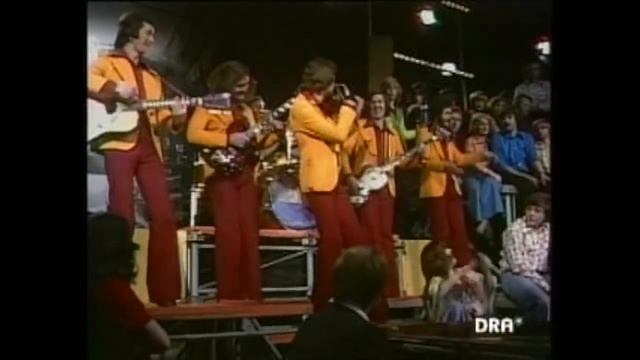 экслюзивное видео _ ВЕСЕЛЫЕ РЕБЯТА_ 1976г. В Г.Д.Р песня_Когда приходит любовь_