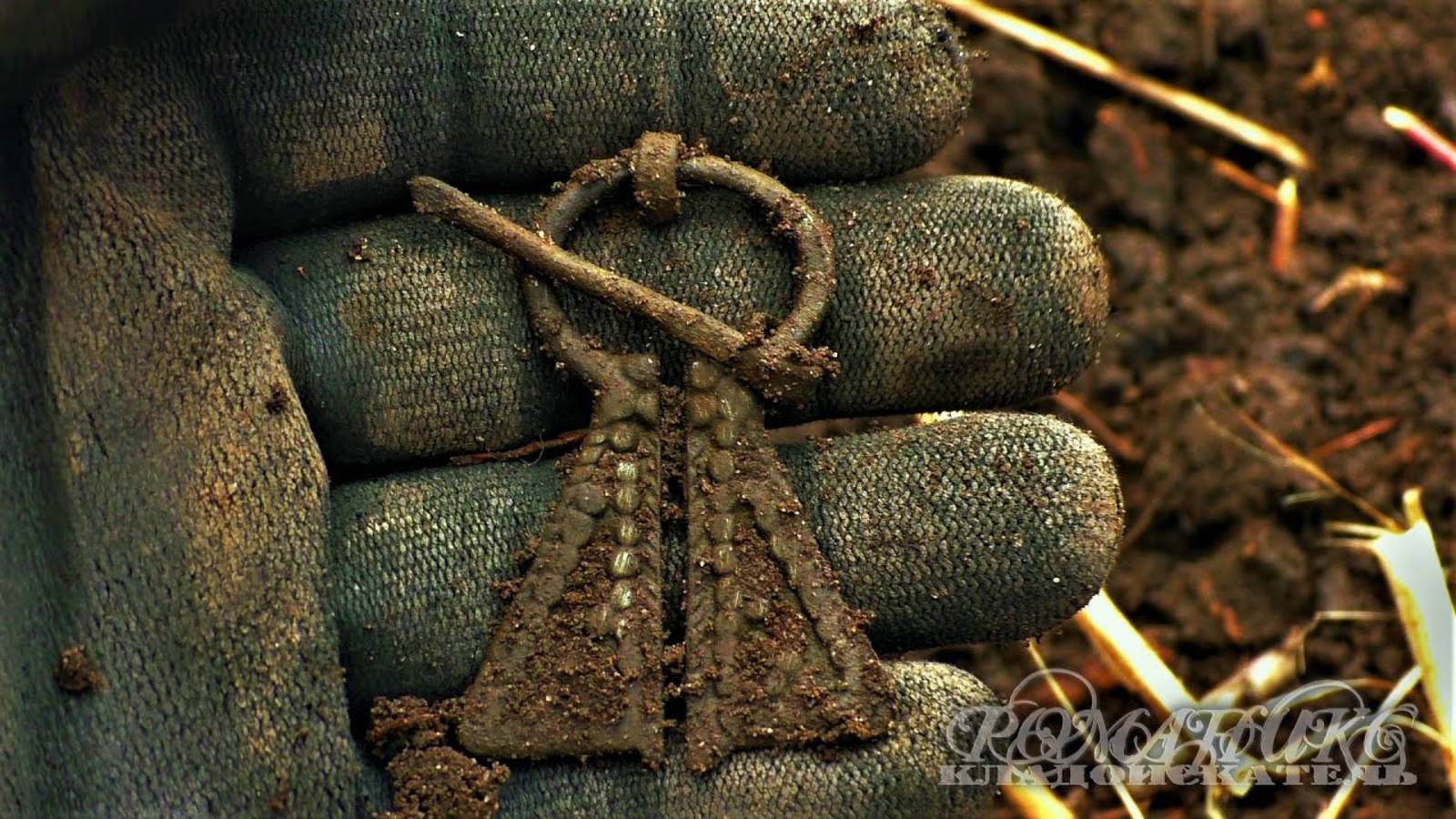 Забрёл в лесу на хуторочек