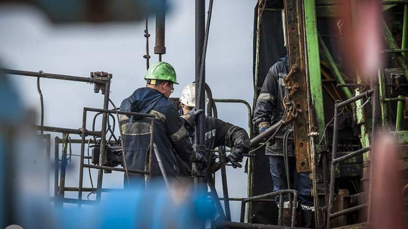 7 сентября — День работников нефтяной и газовой промышленности: традиции, как поздравить