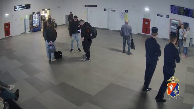 Транспортные полицейские Челябинска задержали подозреваемого в краже ноутбука у авиапассажира