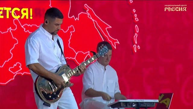 Выступление группы «Тесла» с песней «Ой, то не вечер»
