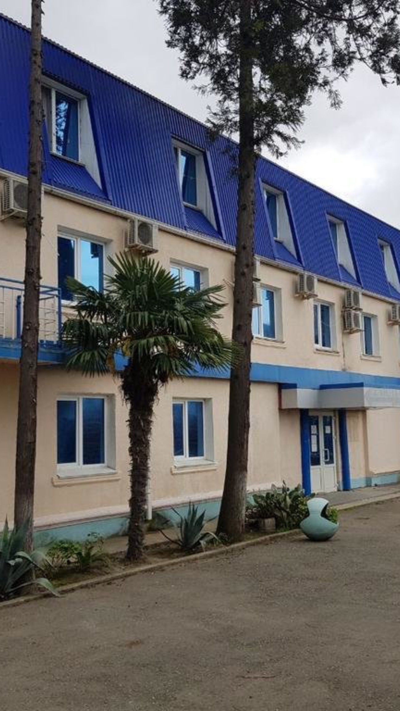 Гостиница «Мега». (Абхазия, Гагры)