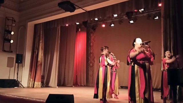 Народный ансамбль песни Млада - На одной земле