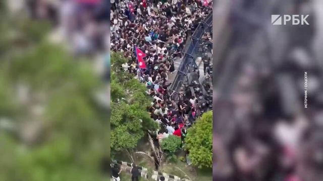 В Непале начали эвакуацию правительства на вертолетах из-за протестов