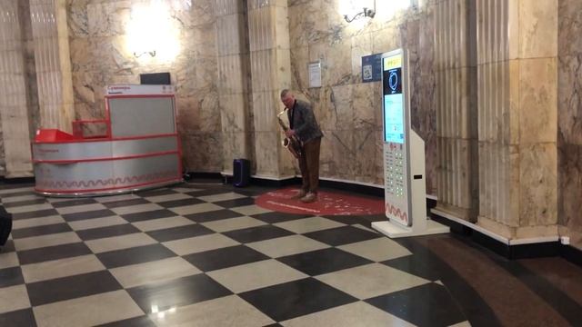 Саксофон… кто был в бельгийском Динане? Не вспоминается создатель саксофона Адольф Сакс?
