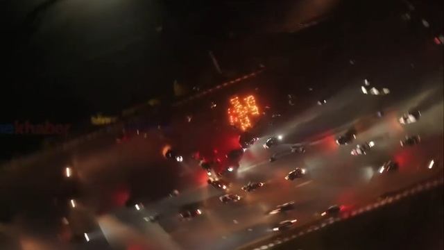 Дворец в Непале полностью охвачен огнём - его даже не пытаются тушить.