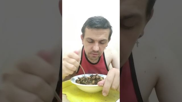 Обжор мукбанг жареная картошка с грибами