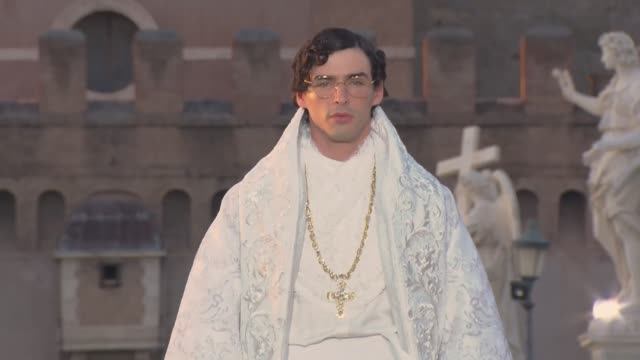 Показ мужской коллекции Dolce & Gabbana Alta Sartoria 2025