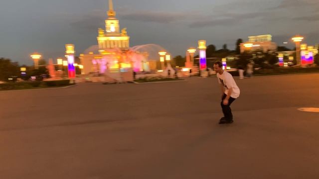 Проверяю новые роликовые коньки