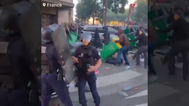 Францию охватили массовые протесты против политики Макрона