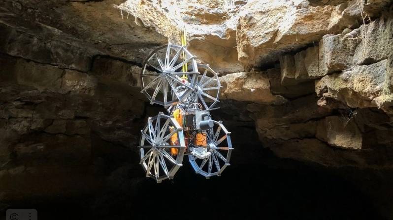 Испытания роботов для изучения инопланетных пещер и лавовых трубок