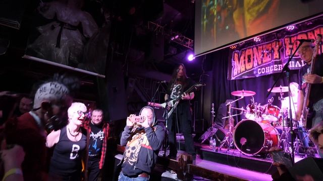 Johnny is Dead. Z-TRAKTORZ