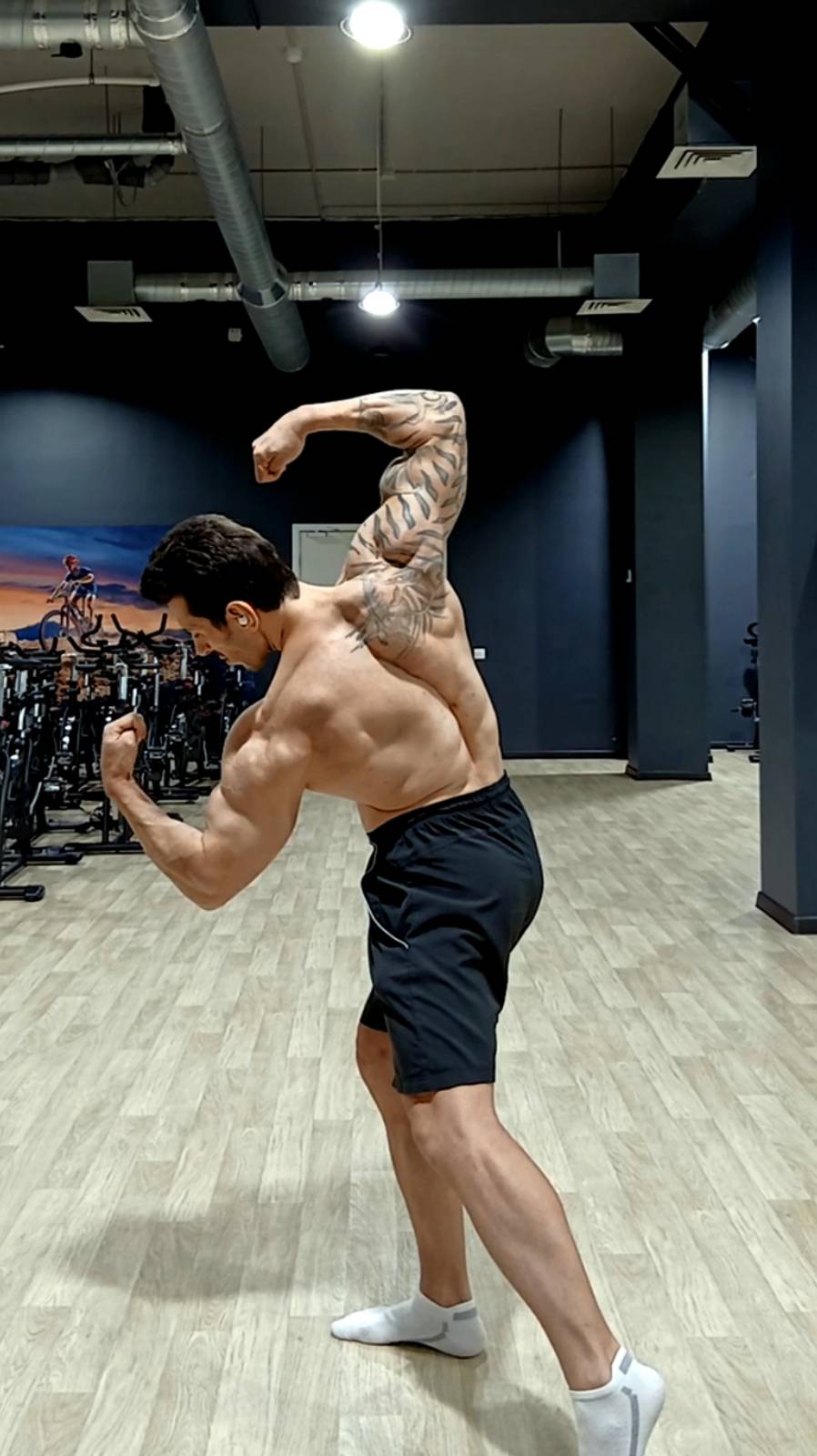 Mustafa Tuana pose routine🔥 #Classicphysique #Motivation