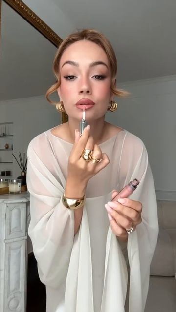 Маленькие детали добавляют стиля в образ 🤩  По моде l Тренды 2025 👦