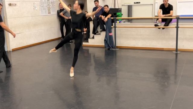 11-09-2025—ПРЫЖКИ-МАЛЬЧИКИ И ЛИАНА