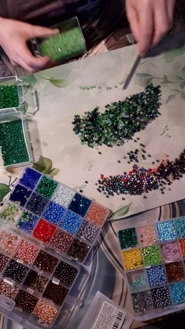 «Как быстро сортировать бусины? Лайфхак от Милы Свет ✨»
