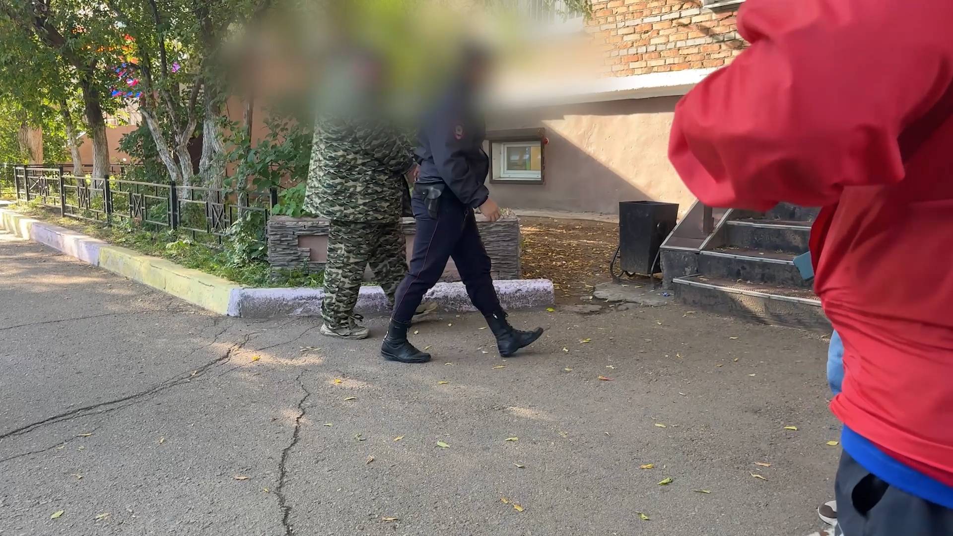 «Он хороший человек». Стрелок, ранивший ребенка в Улан-Удэ, не признает свою вину