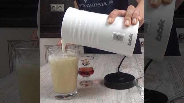 Готовим карамель макиато с помощью капучинатора BBK BMF025