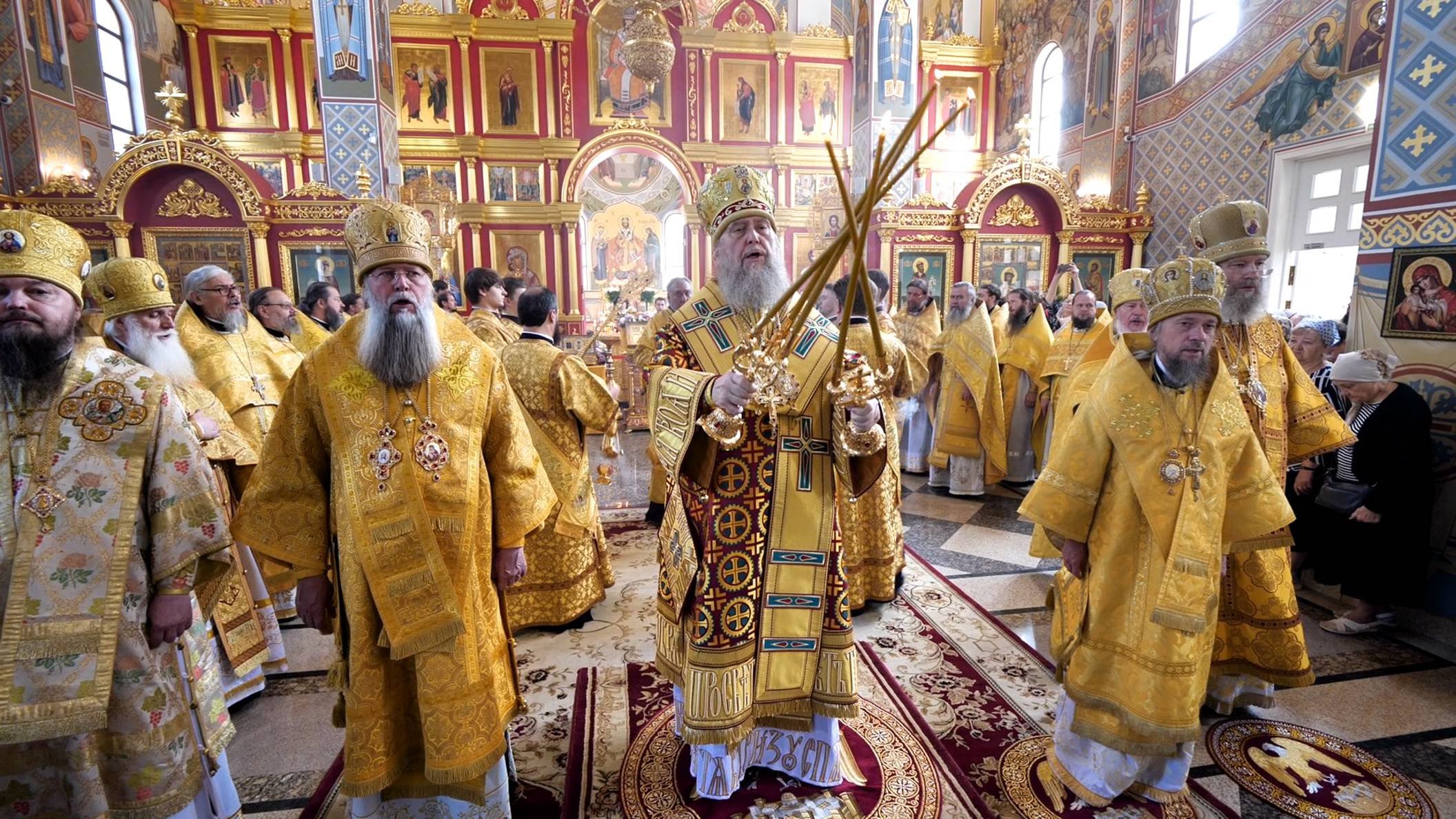 Александро - Невский храм. Божественная литургия