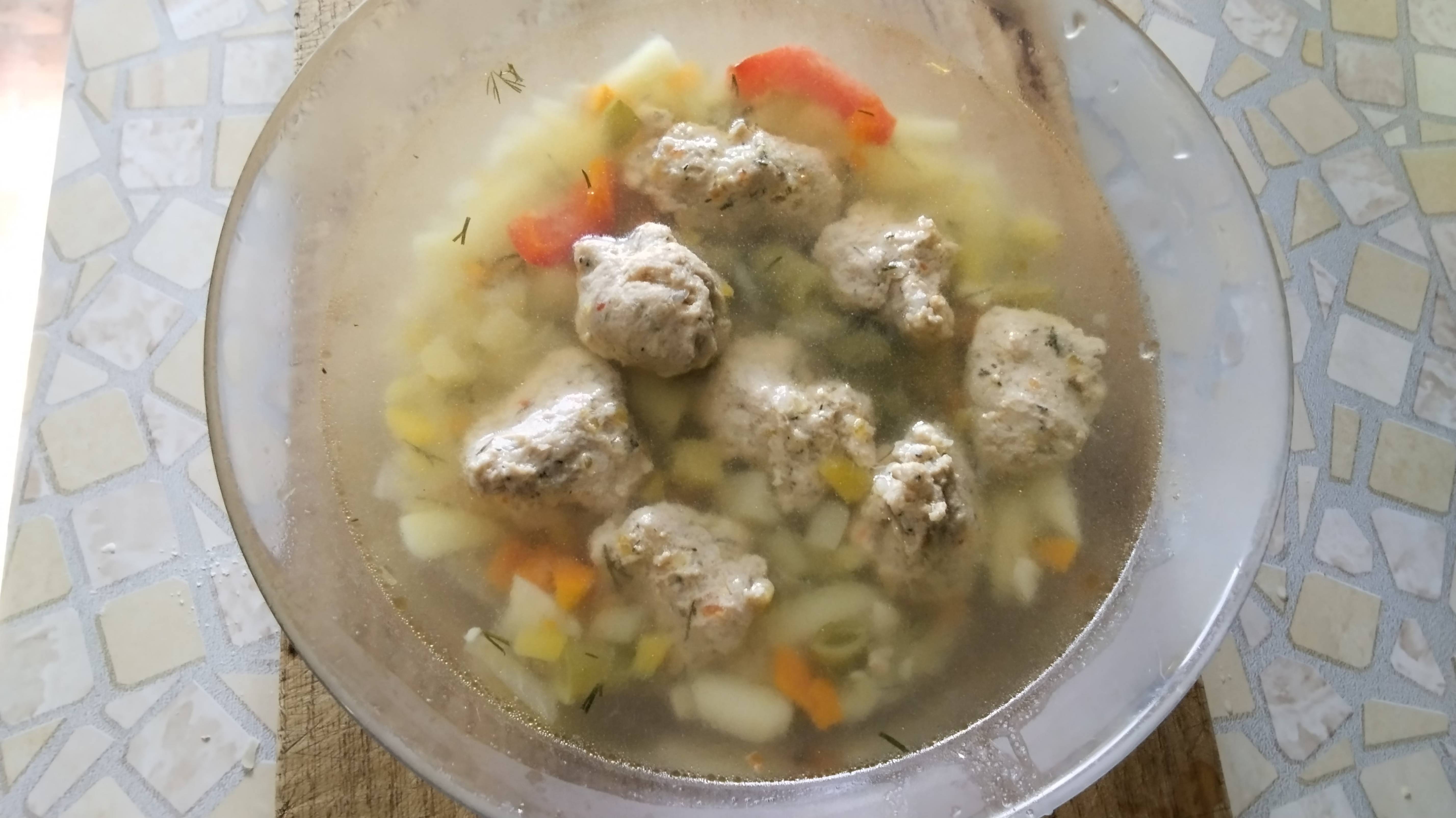 Суп с ленивыми фрикадельками вкусней обычных