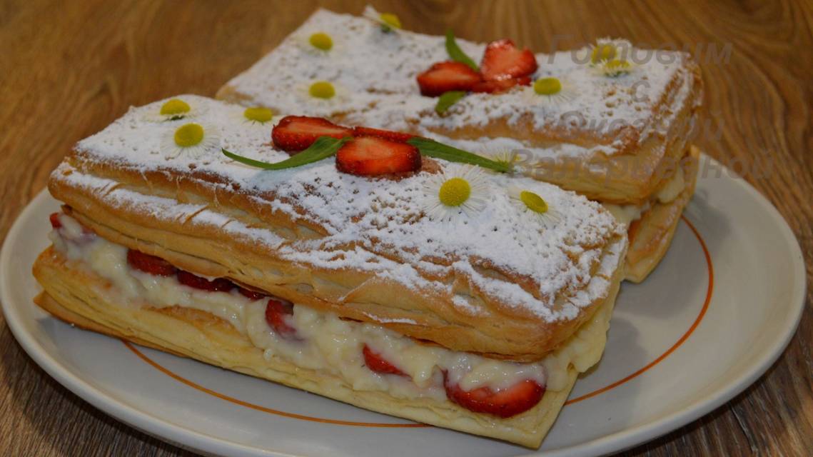 Клубничный мини-Наполеон, слоеные мини-торты с заварным кремом. Готовим с Оксаной Валерьевной