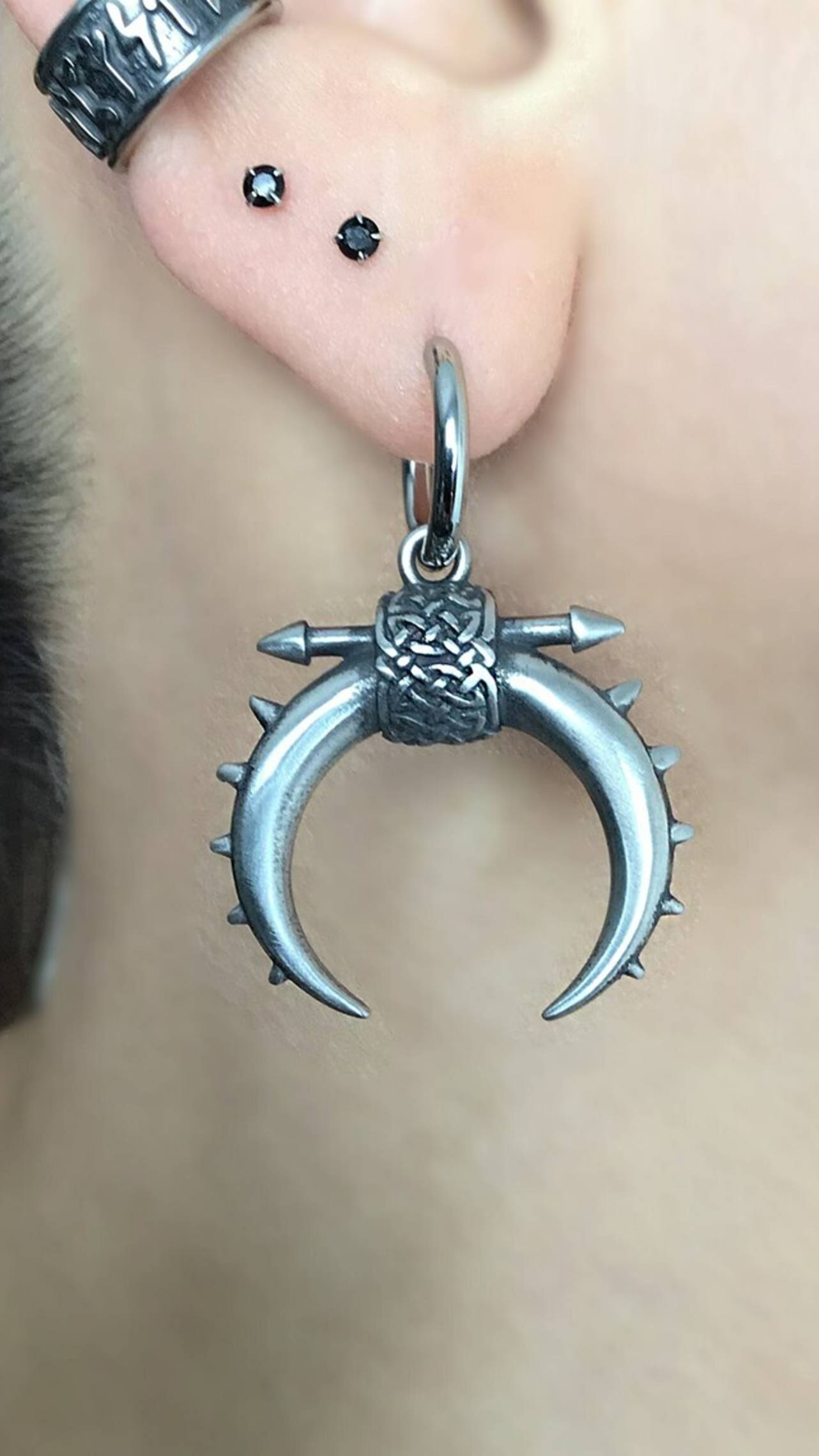 Серьги-кольца с подвеской "Символы защиты" от StarfallShop