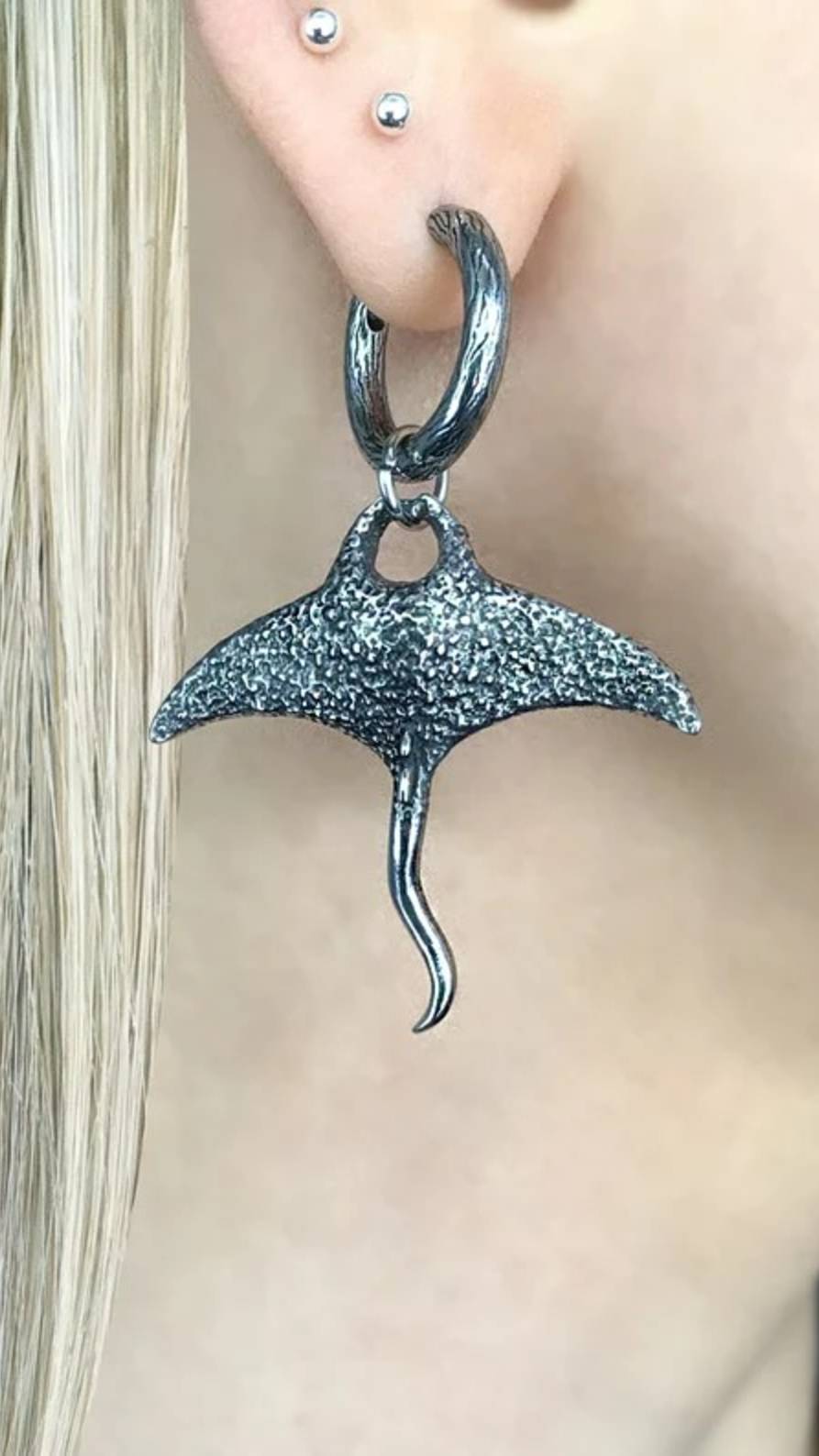 Серьги-кольца с подвесками "Мифические скаты" от StarfallShop