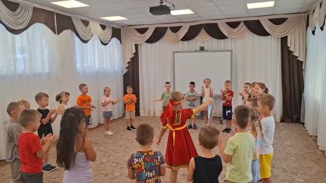 2025. Русская народная игра "Заря-заряница"