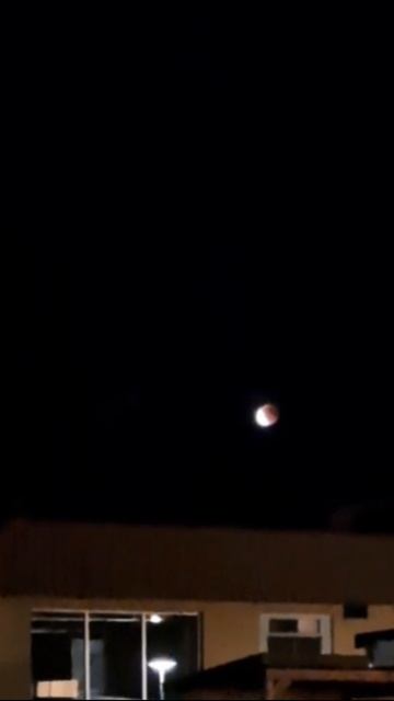 Кровавая Луна 7 сентября 2025, Лунное затмение снятое на телефон