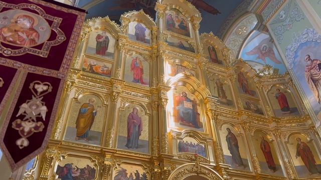 В КАНУН СОБОРА САРАТОВСКИХ СВЯТЫХ В ПОКРОВСКОМ СОБОРЕ Г. САРАТОВА СОВЕРШЕНО СОБОРНОЕ БОГОСЛУЖЕНИЕ