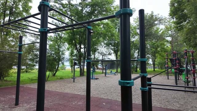 Во Владивостоке приступили к ремонтным работам в северной части парка Лазо.