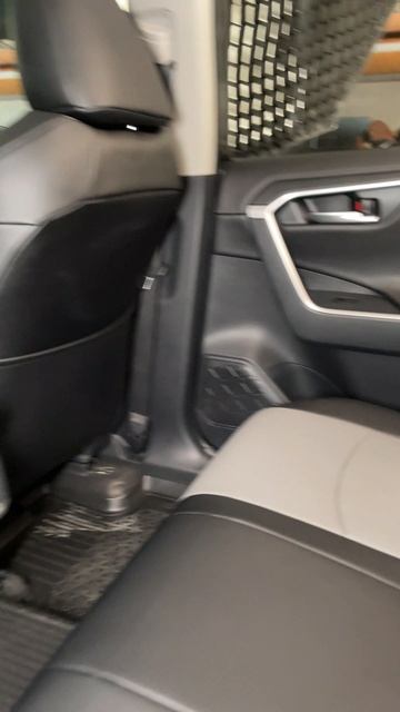 Установка чехлов Original LordAutofashion в Toyota Rav4