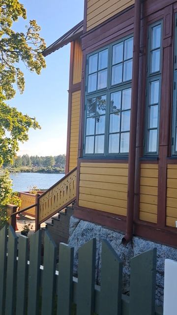 Старинный дом в шведской деревне, который во владениях одной семьи несколько поколений.