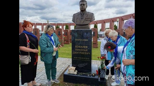 Поездка семей погибших защитников Отечества на военный мемориал "Пантеон защитников Отечества".