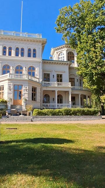 Старинное здание в Швеции, там сейчас ресторан. У меня есть видео на канале как там внутри.