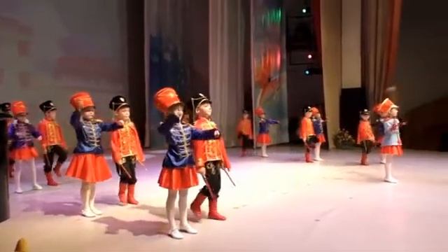 Хрустальная капель г Челябинск детский сад №329 2018 год _Веселые гусары_