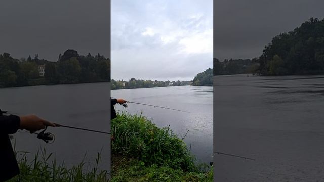 Рыбалка под дождем на спинниг Озеро Гриебнитц. Griebnitzsee