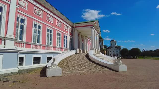 Долгая дорога оправдалась. Дворец Шереметьевых в Кусково. Так прекрасен, что даже не хотели гида.