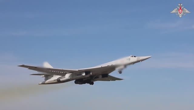 Стратегические ракетоносцы Ту-160 учебно-боевые задачи над нейтральными водами Баренцева моря 16.09