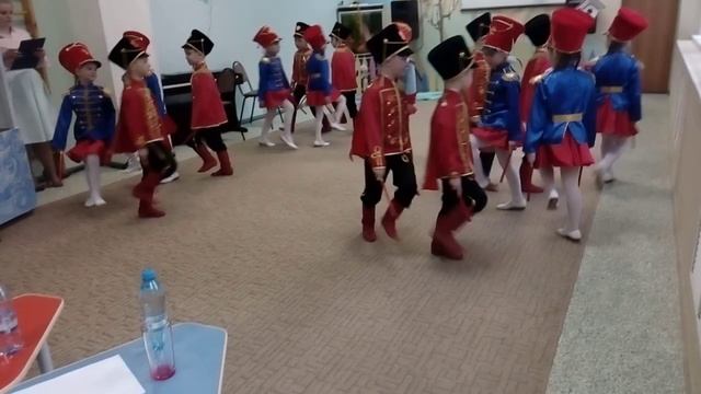 2018 Ивушка Белка Веселые гусары