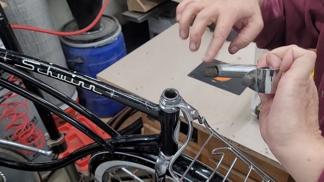 Part 2 - 1963 Schwinn Tiger Middleweight Survivor Restoration Build - Assembly